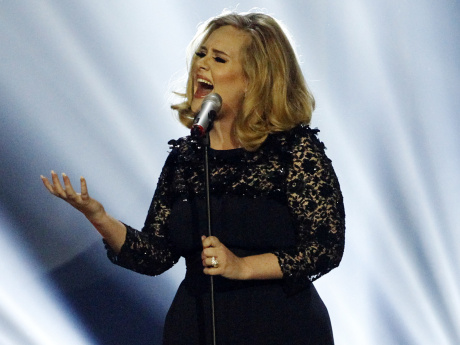 Adele anunció que está embarazada