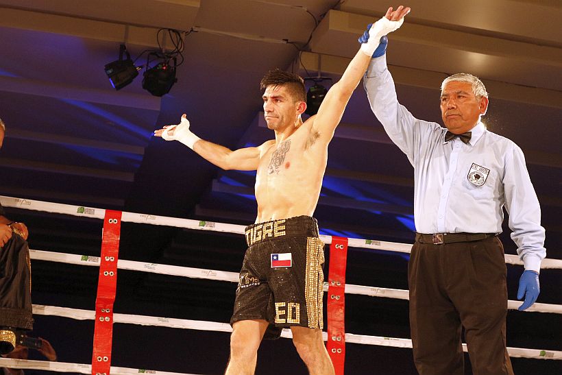 Mira las mejores fotos que dejó la pelea del Tigre Palma