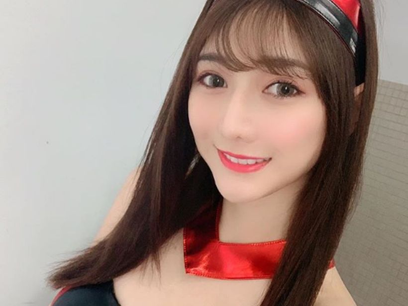 [VIDEO] Redes sociales bautizaron a joven como la vendedora de pescados más bella de Taiwán