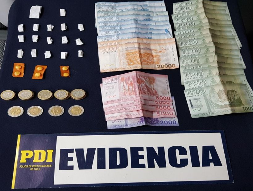 PDI detuvo a dos mujeres por el delito de microtráfico de drogas en El ... PDI detuvo a dos mujeres por el delito de microtráfico de drogas en El ...