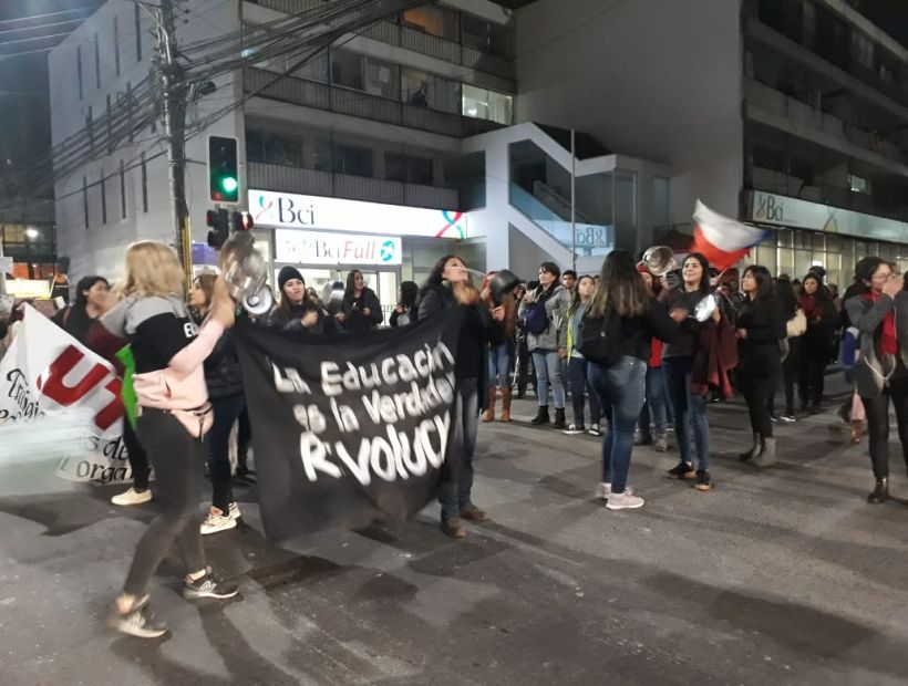 [VIDEO] Profesores realizan cacerolazo en diferentes puntos de Iquique