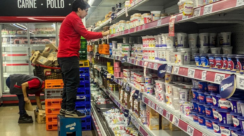 La inflación en Argentina supera los tres dígitos y es la más alta desde 1991
