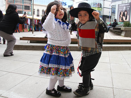 Imagenes de niños bailando cueca - Imagui