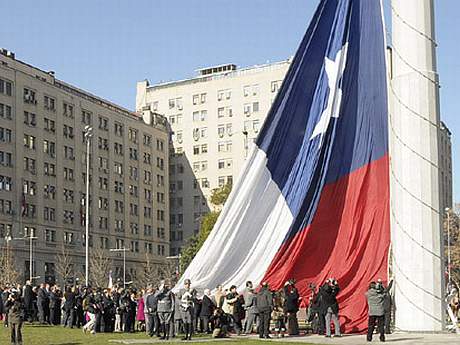 La bandera del Morro de Arica será reemplazada por una similar a la del ...
