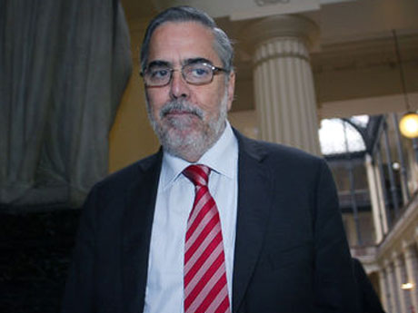 El rector Zolezzi pidió protección policial para la Usach tras ataque a ...