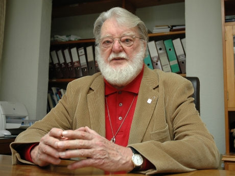 Manfred Max- Neef integra equipo de expertos internacionales que buscan ...