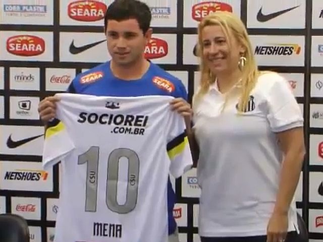 Mena fue presentado con la 10 de Pelé en el Santos: "Vengo a aportar"