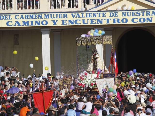 Más de 20 mil peregrinos participaron en la procesión de despedida de ...