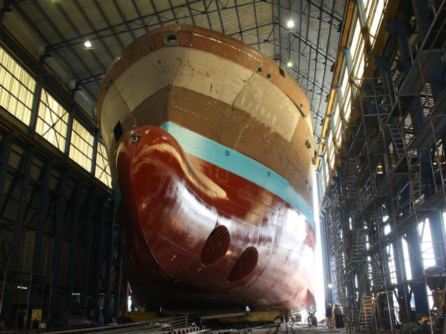 Valdivia: Asenav inició lanzamiento de la nave más grande construida en ...