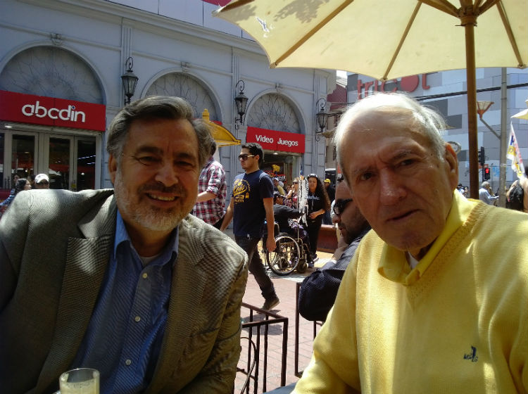 Reapareció Daniel Adaro y entregó su apoyo a Guillier en Antofagasta