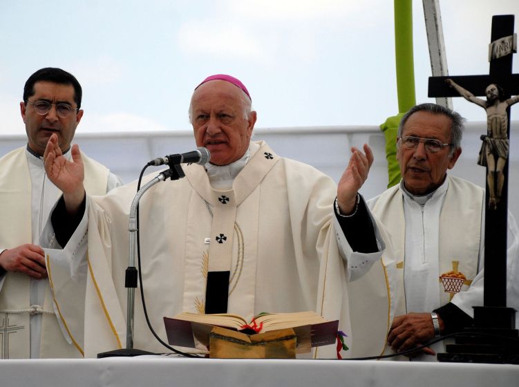 El Papa Francisco nombró a Ezzati como miembro de la Congregación para ... El Papa Francisco nombró a Ezzati como miembro de la Congregación para ...