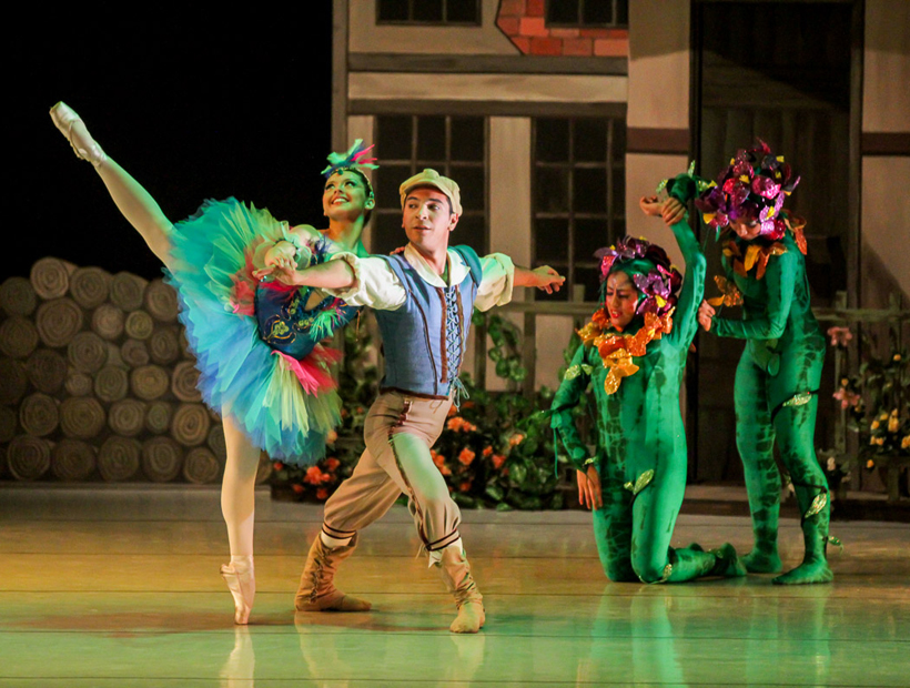 Cientos de niños y adultos disfrutaron del estreno del ballet ‘Pedrito ...