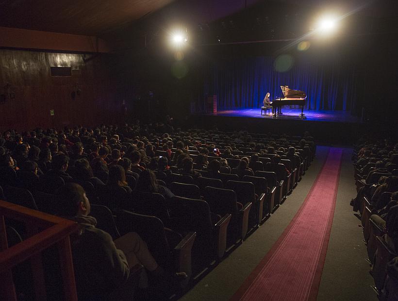 Con un concierto de Mahani Teave se inició el proyecto pedagógico El ...
