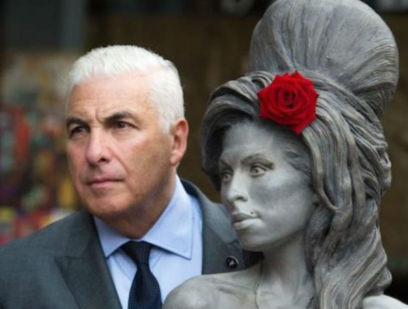 Crean una estatua de tamaño real de Amy Winehouse en Londres