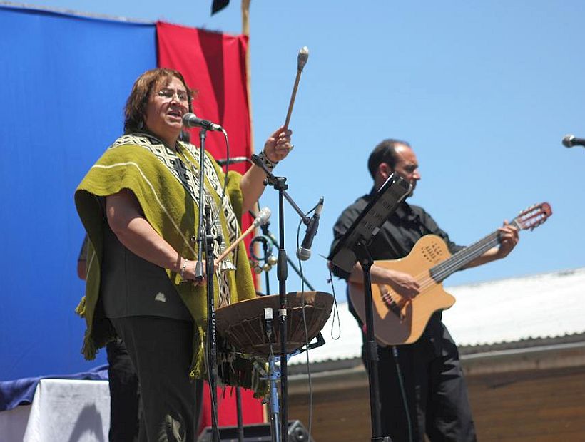 Nancy San Martín lanzó su nuevo disco en una comunidad mapuche de Imperial