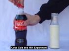 ¿Qué es lo que sucede si mezclas Coca Cola con leche?