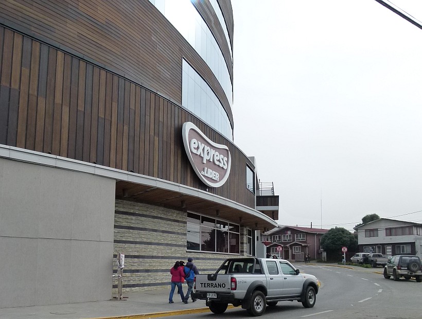 Supermercado Express de Lider abre sus puertas mañana en el Mall de Castro