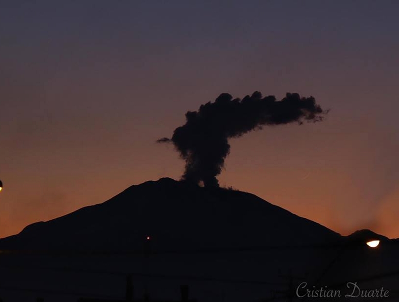 La fumarola del volcán Calbuco es vapor de agua