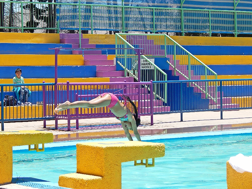 Comenzaron las clases de natación en la piscina olímpica municipal en ...