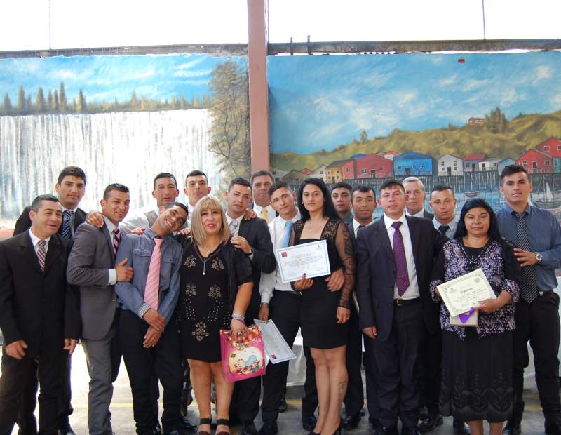 27 reclusos chillanejos se graduraron en enseñanza básica y media
