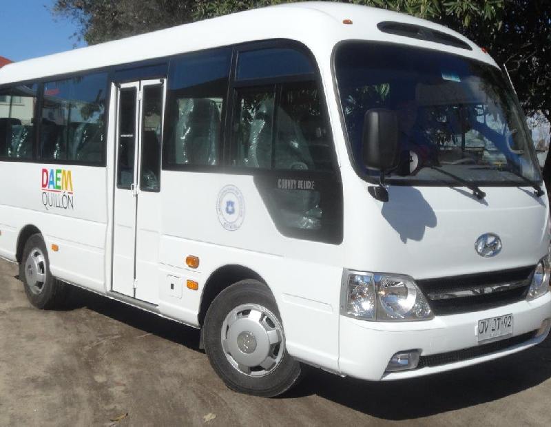 Estudiantes de Quillón cuentan con nuevo bus de acercamiento