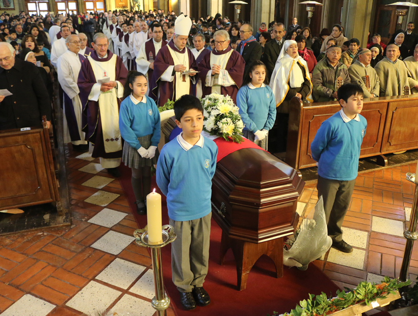Emotivo funeral de sacerdote Jaime Wolfs rector del Santuario de la ...