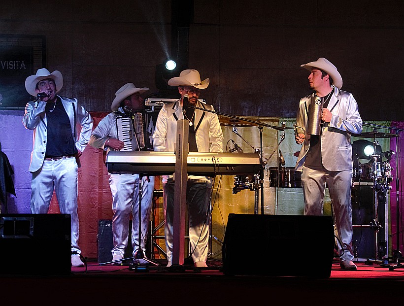 Vecinos de Puqueldón disfrutaron de la tercera versión del festival ...