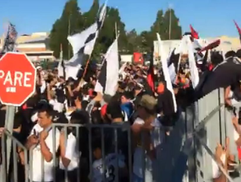 Más de 300 personas participaron del banderazo de Colo Colo en Concepción