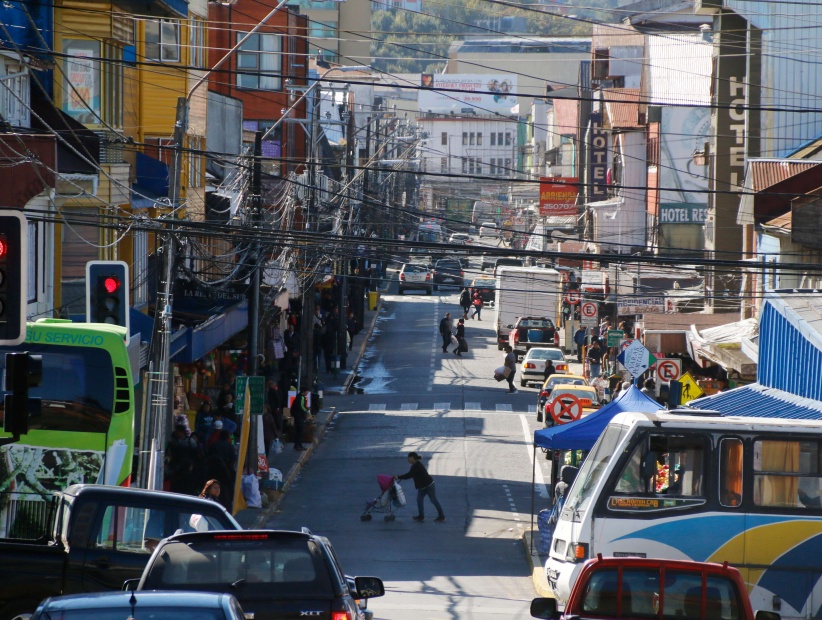 Cámara de Comercio de Puerto Mont pide liberar estacionamientos del centro