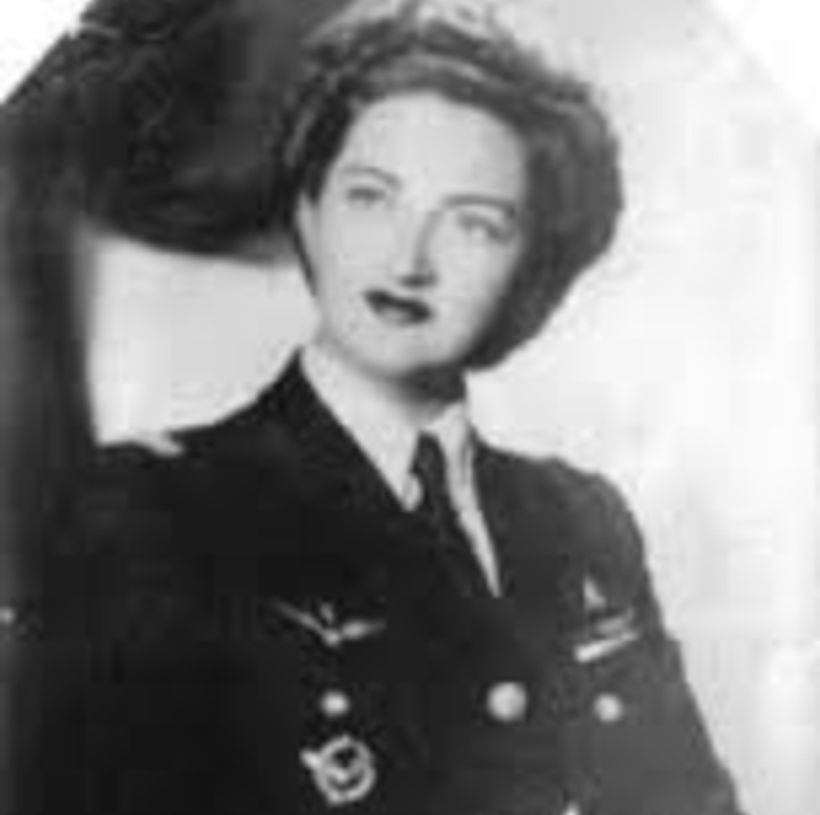 Murió Margot Duhalde, la piloto chilena que combatió a los nazis ...