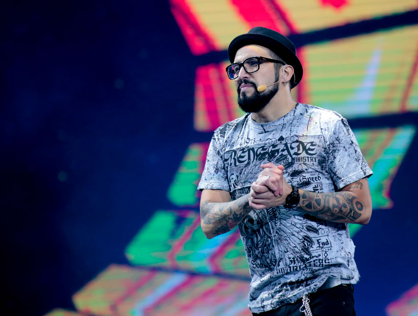 Edo Caroe llega a Valparaíso con su show "Orgía de Ornitorrincos"