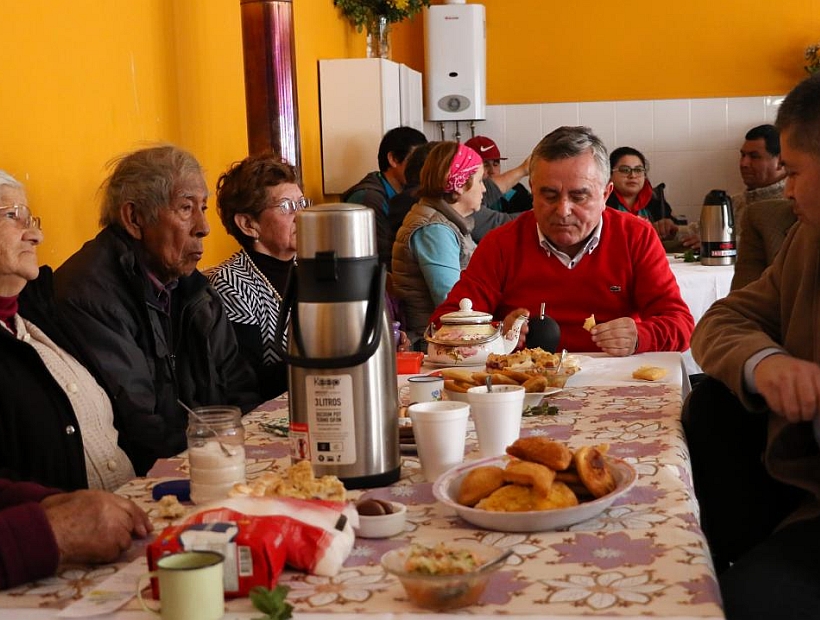 Con mateada cultural rescatan historias locales de Ensenada