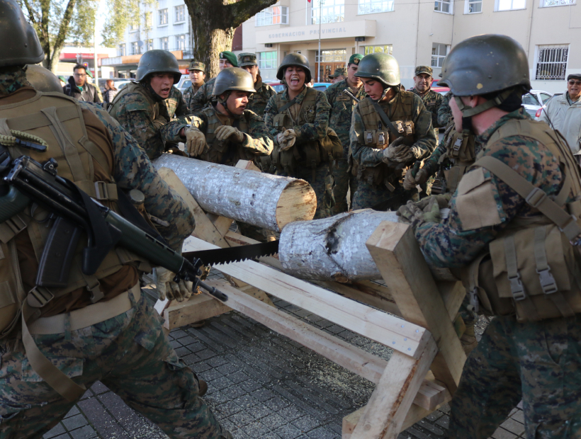 [Fotos] Soldados mostraron habilidades de rescate en la Plaza de Armas