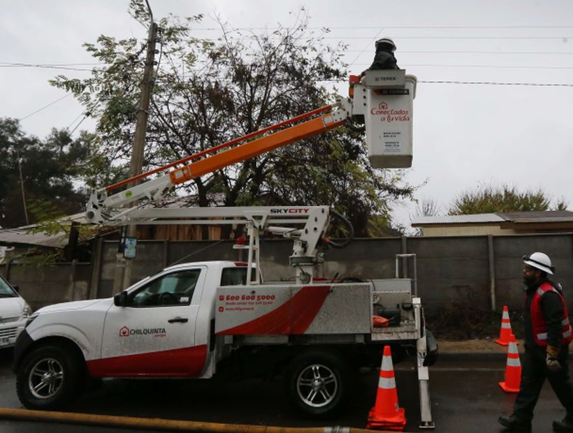 159 clientes se encuentran sin luz a causa de un poste chocado en San ...