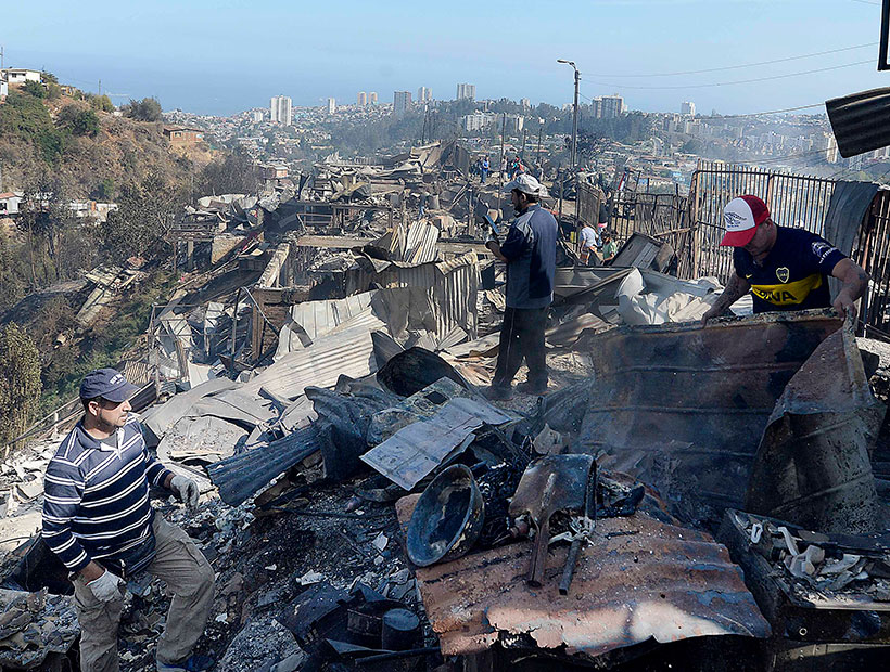 Sharp en el día después del incendio: "Valparaíso no tuvo ayer ni hoy ...