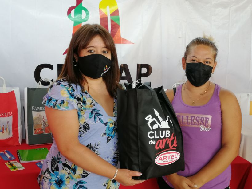 Campaña Escuela + Sonrisas de ONG Cerjap entregó listas de útiles ...