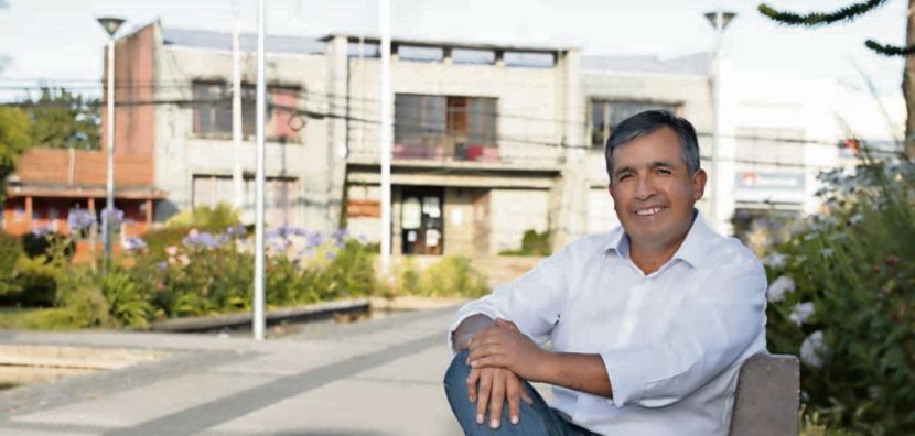 Juan Rocha encabeza preferencias para ser alcalde de Lanco con 1.808 votos.