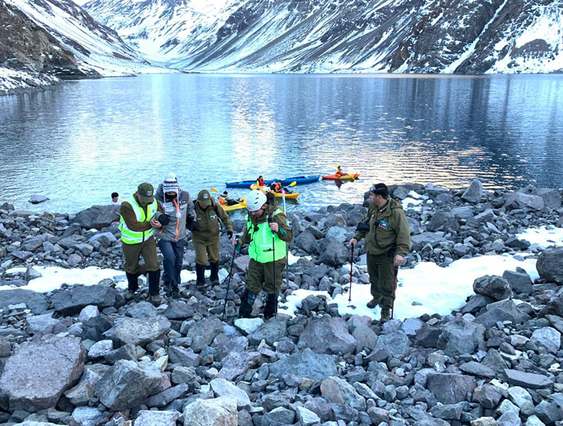 Rescatan a kayatista que volcó en la Laguna del Inca de Los Andes