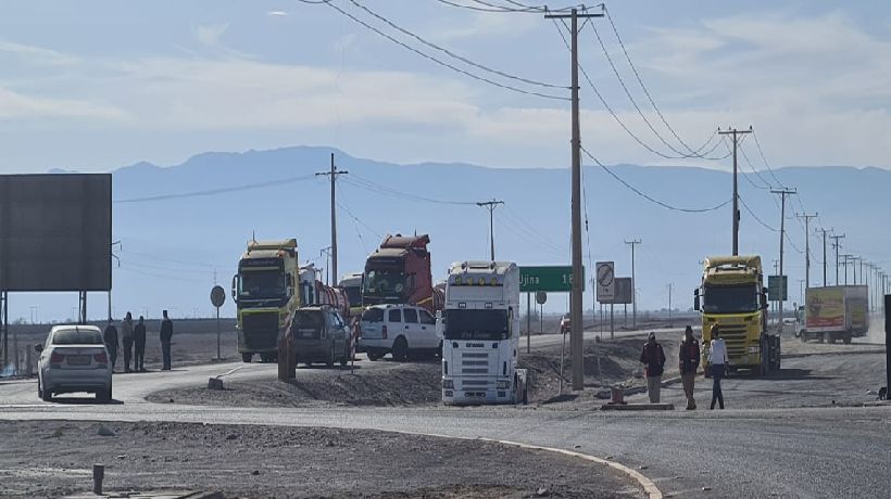 [VIDEO] Rutas de la Región de Tarapacá son despejadas tras bloqueo de camioneros