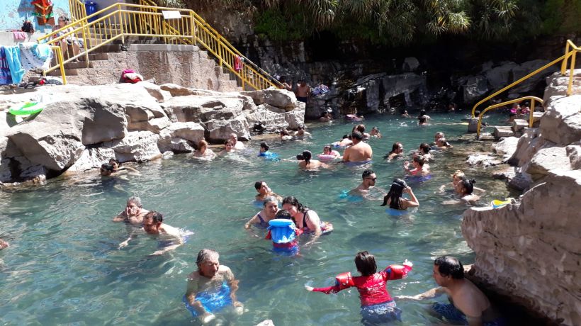 Mujer con arma blanca amenazó a cajera y robó dinero de recaudación de ...