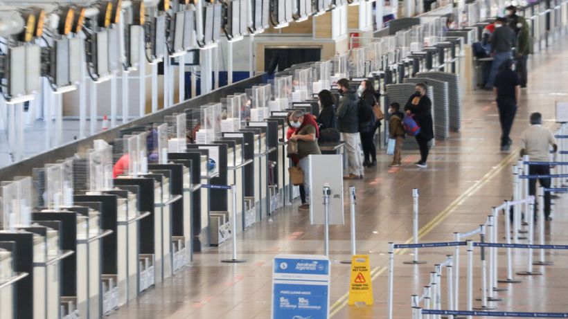 Recorrido de bus conectará estación Pajaritos con el Aeropuerto de Santiago