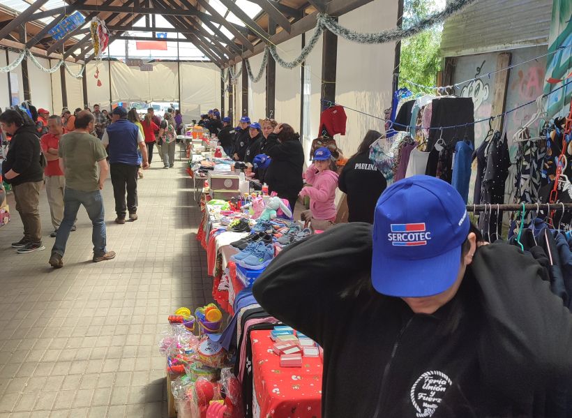 Más de 200 feriantes de Calbuco y Maullín mejorarán sus instalaciones