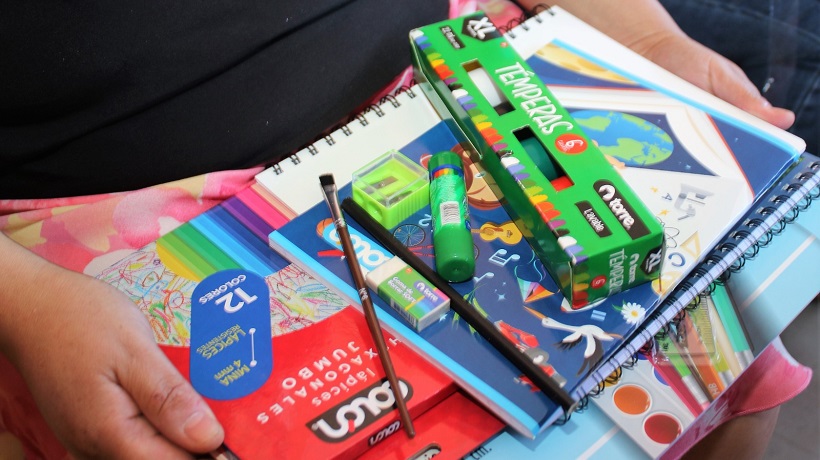 Educación inició la entrega de 120 mil kits de útiles escolares en el ...