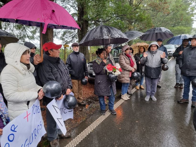 [FOTOS] Vecinos y autoridades de Panguipulli piden mejoras en la ruta T ...
