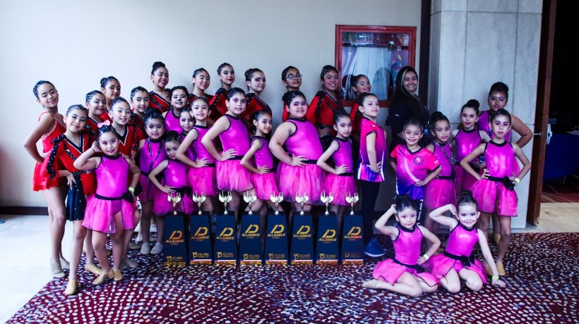 Academia de danza antofagastina “Fearless Dance” obtuvo 30 premiaciones en campeonato nacional ...