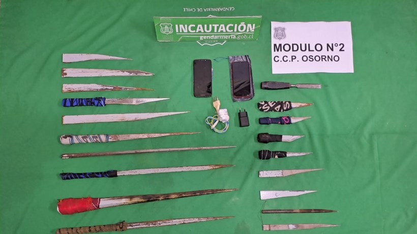 Decomisaron armas blancas y celulares en allanamiento a cárcel de Osorno