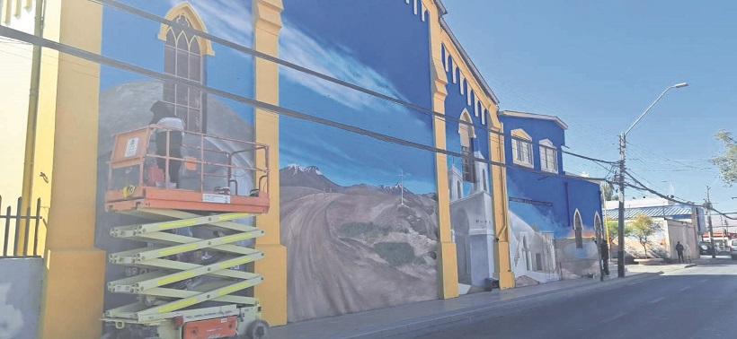 Nuevo mural en la Catedral de Calama rinde homenaje a peregrinos de Ayquina
